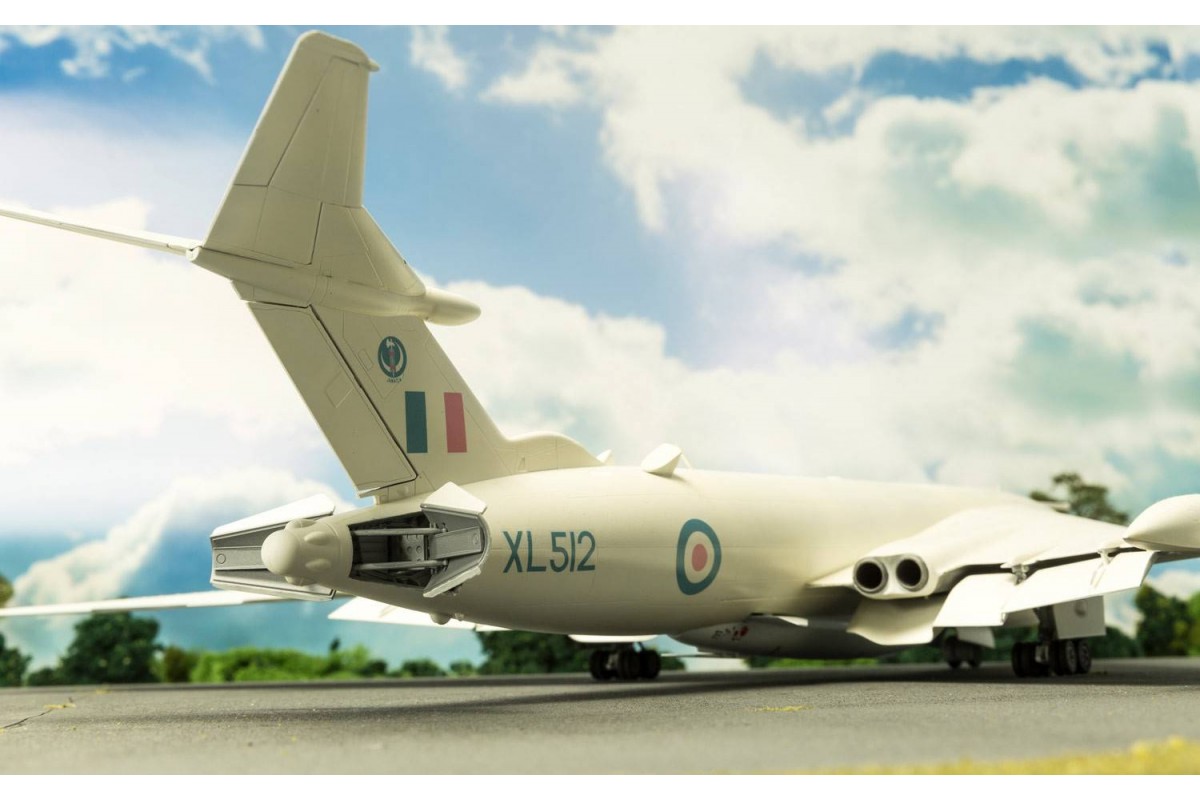 Airfix - HANDLEY PAGE VICTOR B.Mk.2 (1:72) - A12008 - MJ Modelkits.com