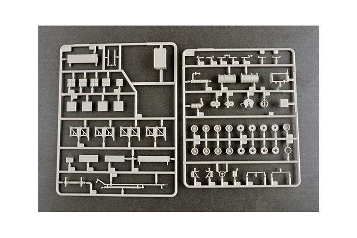 Trumpeter - M983 HEMTT & M901 Launching Station of MIM-104F P...